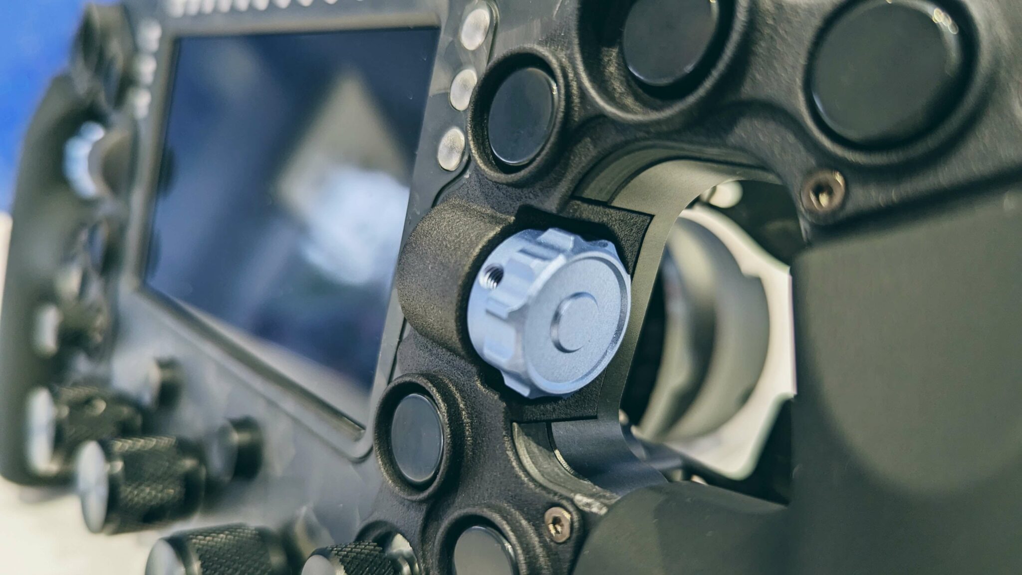 Leoxz XF1-Pro - The Flagship Budget Formula Sim Wheel