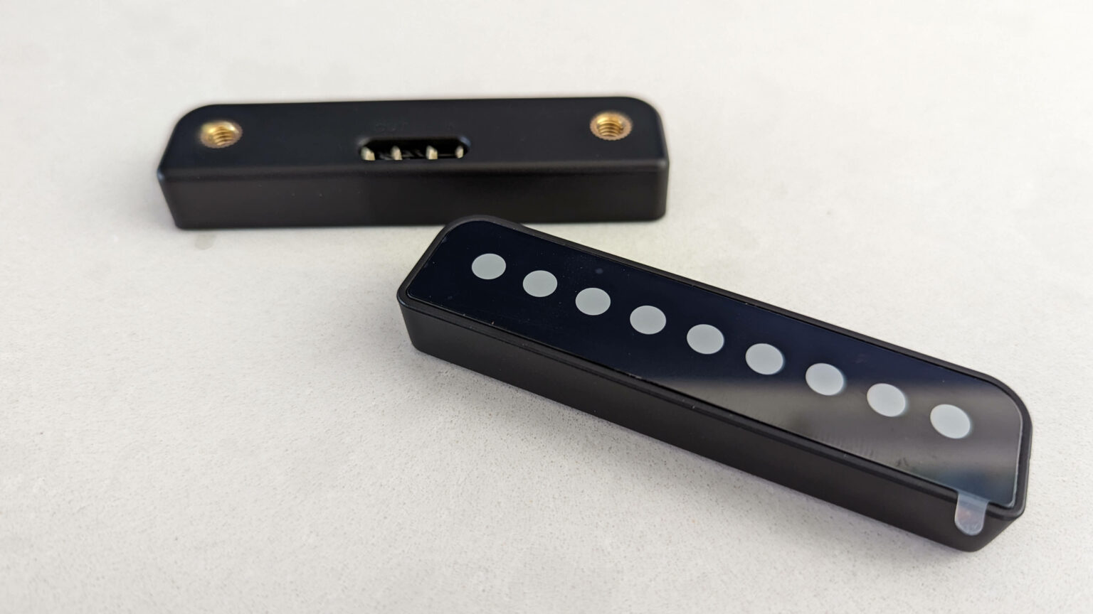 Grid Brows: A "Must Have" Accessory for Your Sim