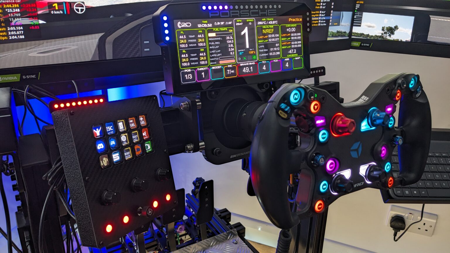 What are the Best Dashboards and DDUs for Sim Racing?