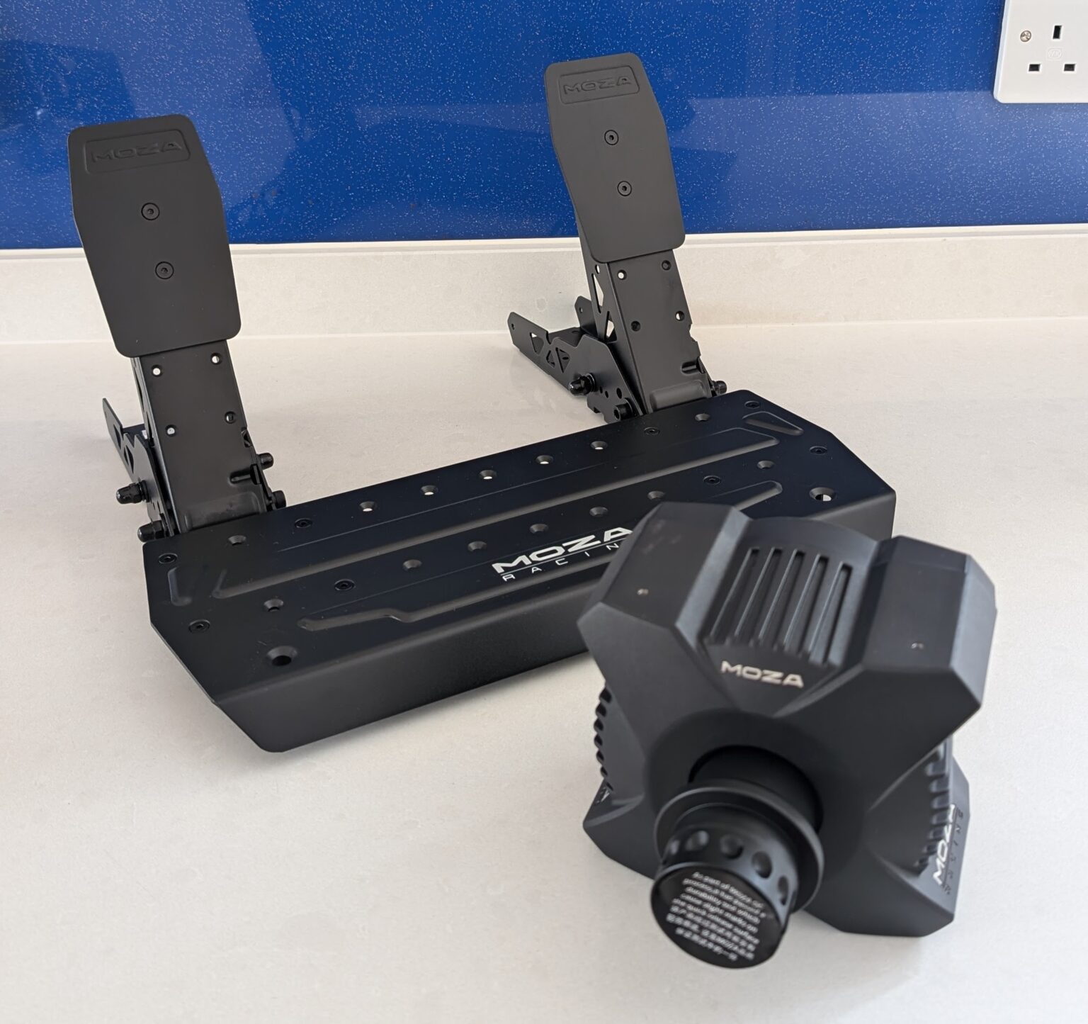 Moza's R3 is a Solid Budget / Beginner Sim Racing Wheel