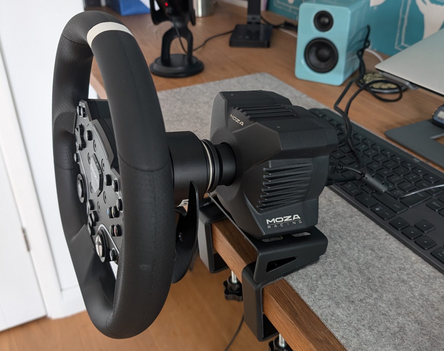 Moza's R3 is a Solid Budget / Beginner Sim Racing Wheel
